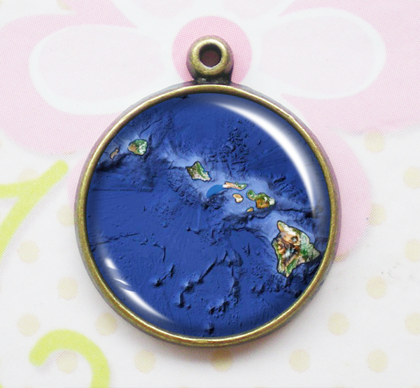 Hawaii, Map Charms Necklace, Map Jewelry, Hawaii Pendant on Luulla